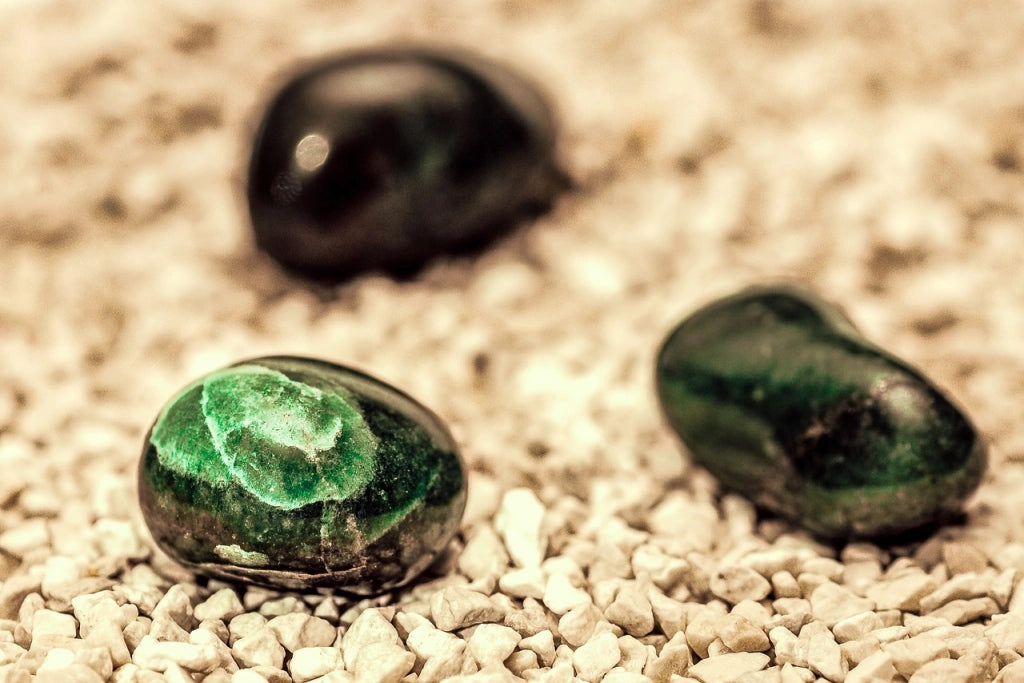 Green Obsidian: Meaning, Healing Properties & Benefits: A Full Guide ...